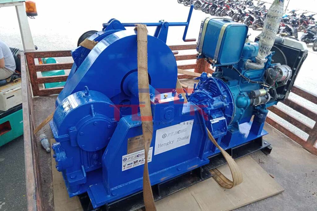 Diesel Engine Windlass - Hefer